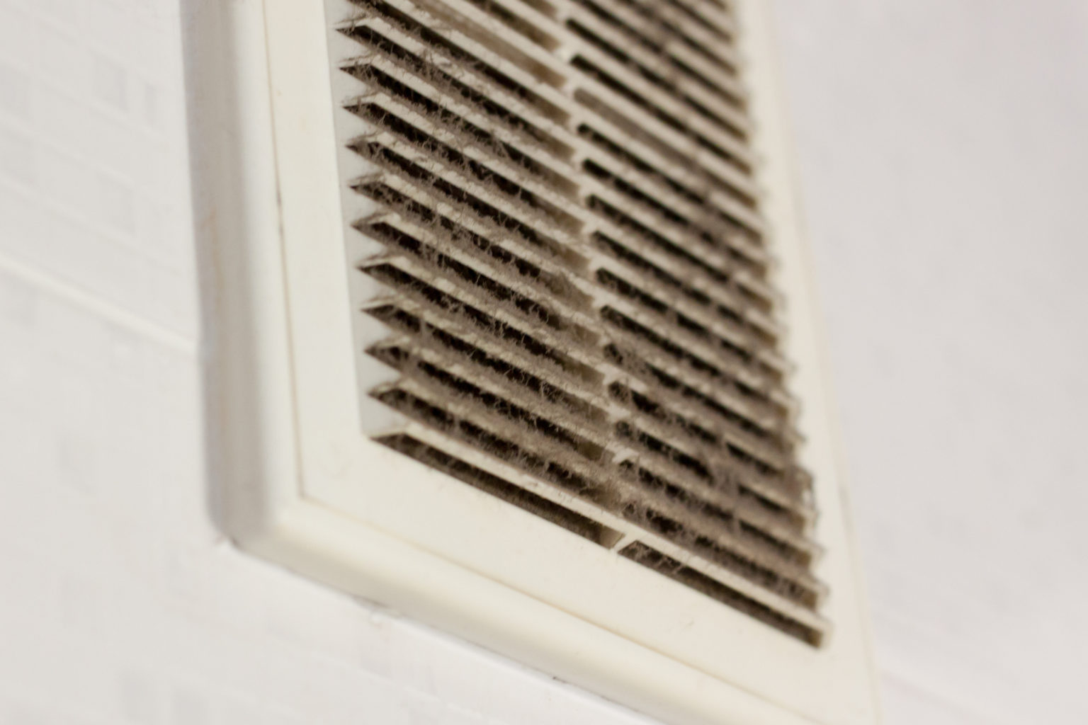 How Does Dust Affect Indoor Air Quality? - Mathews CCAC